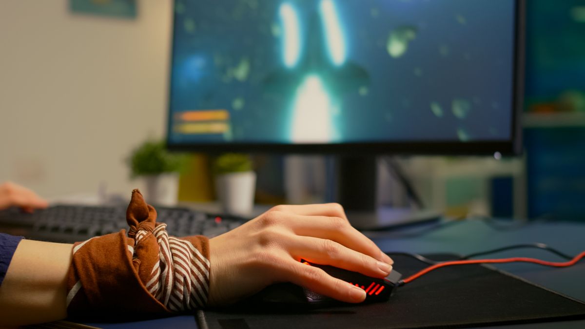 Best Gaming Mice for Small Hands [2022 Update] | Techosaurus Rex